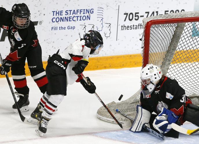 Campbellford Colts give coach a gift