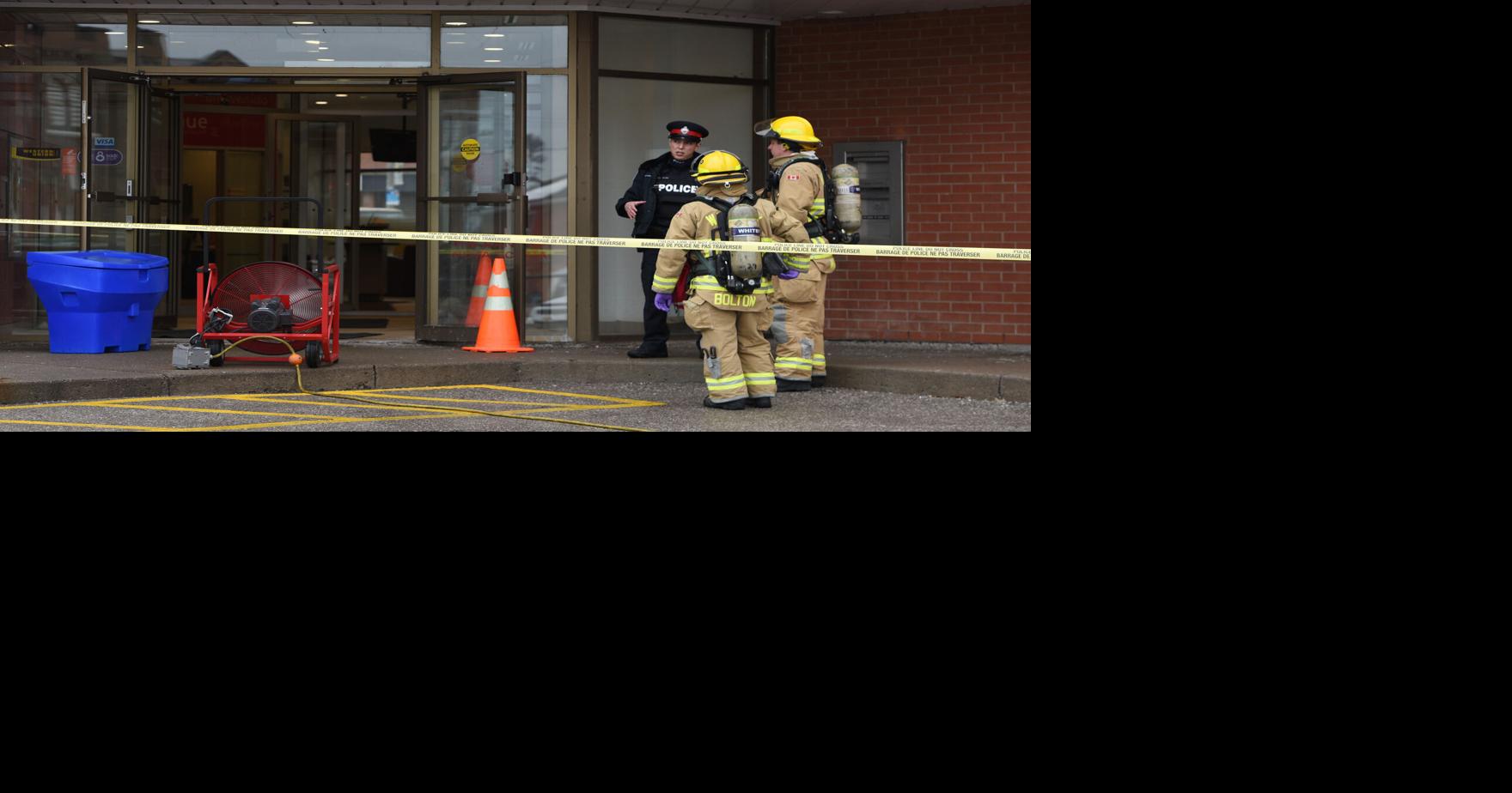 UPDATE: Two armed men rob downtown Whitby bank