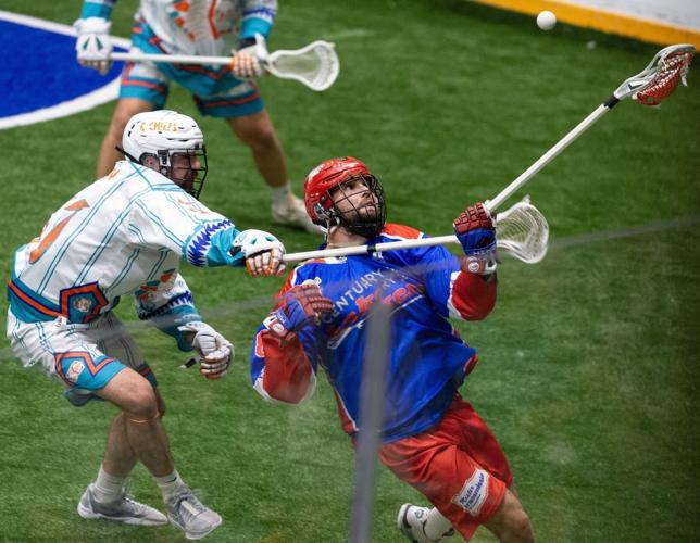 Lakers stun Chiefs with explosion of goals to win Game 2