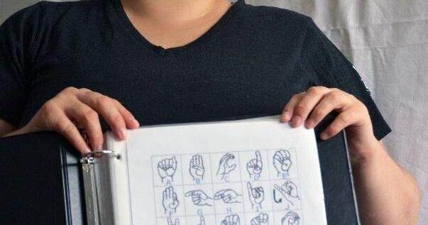 More people urged to learn American Sign Language