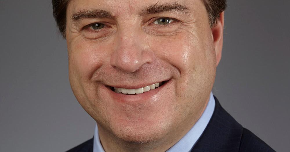 Public school board superintendent Steve Girardi announces retirement