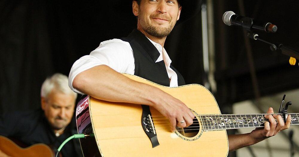 Country music stars Paul Brandt and Terri Clark have Peterborough ...