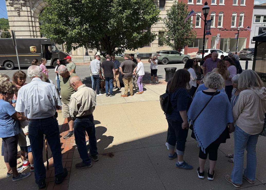 PRAYING FOR THE COMMUNITY — prayer groups | Local | theprogressnews.com