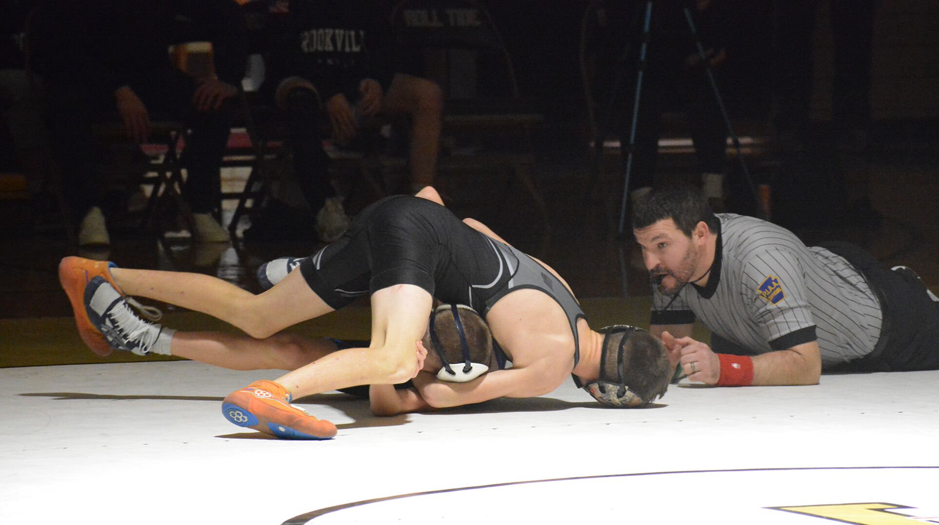 Hendershot's last second pin lifts Tide past Brookville 42-36 | Daily ...