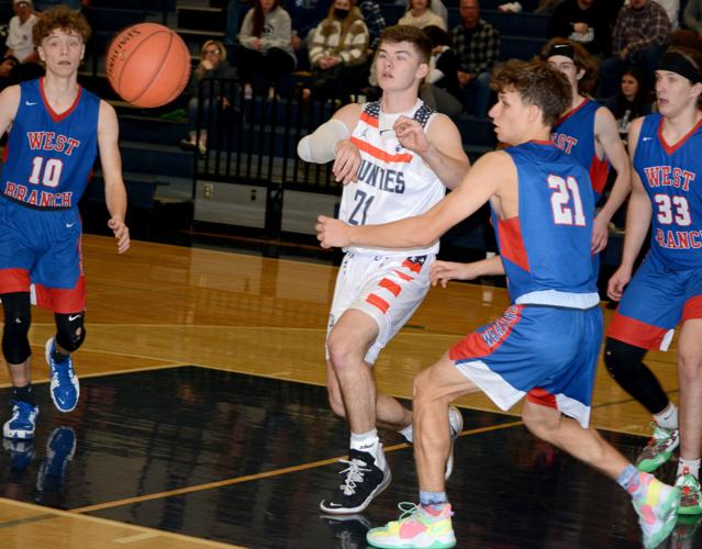 Mounties run away from West Branch 74-40 | Sports | theprogressnews.com