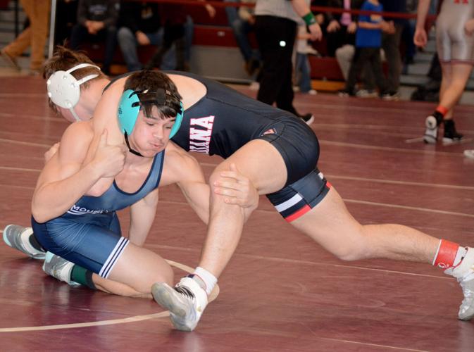 Nine area wrestlers see season end at SW Regionals | Sports ...