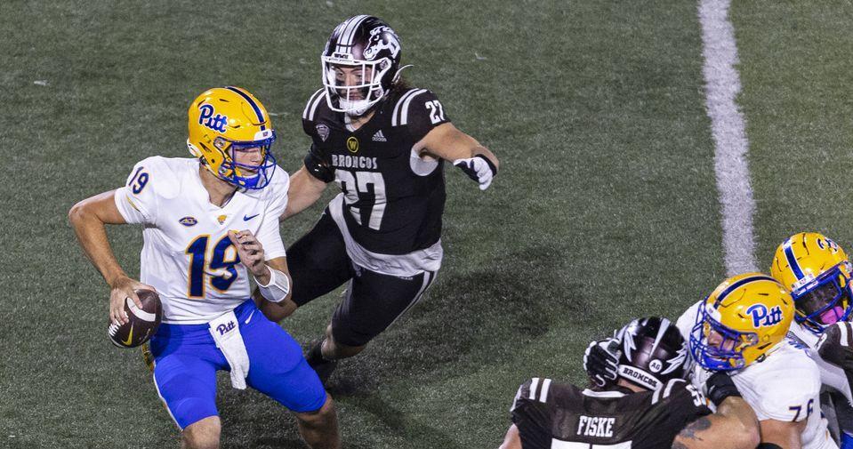 Embracing relief role, freshman Nate Yarnelll steps behind center ...