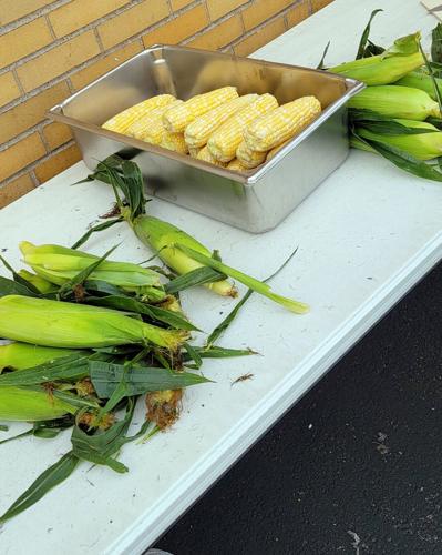 'CORN MAN' BRINGS LOCAL CORN TO FELLOW STUDENTS - 2 | News ...