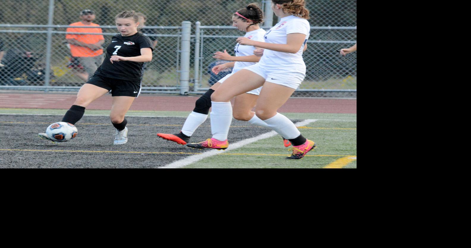 Winters nets hat trick, Clearfield girls soccer rolls over Huntingdon | Sports | theprogressnews.com