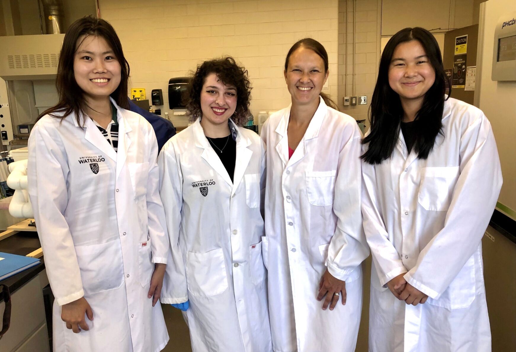 University of Waterloo use tiny robots on kidney stones