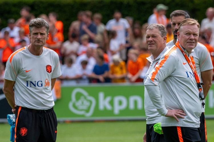 Netherlands keeper Bart Verbruggen day-to-day with hip injury ahead of ...