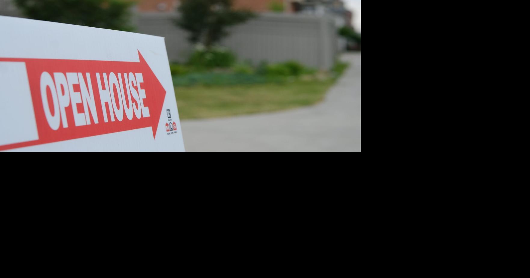 Kitchener hopes new sign rules will reduce boulevard clutter