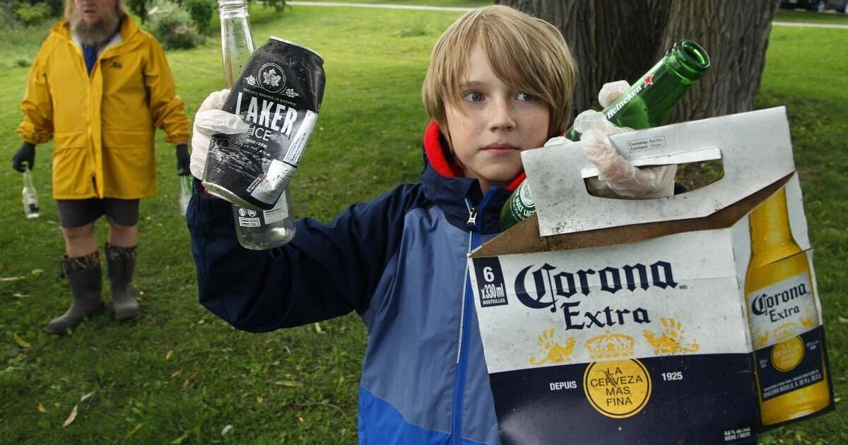 Photos: Great Canadian Cleanup returns to Little Lake in Peterborough