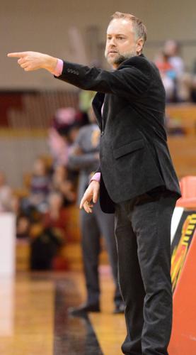 Guelph Gryphon hoops coach O’Rourke hits 300-win milestone
