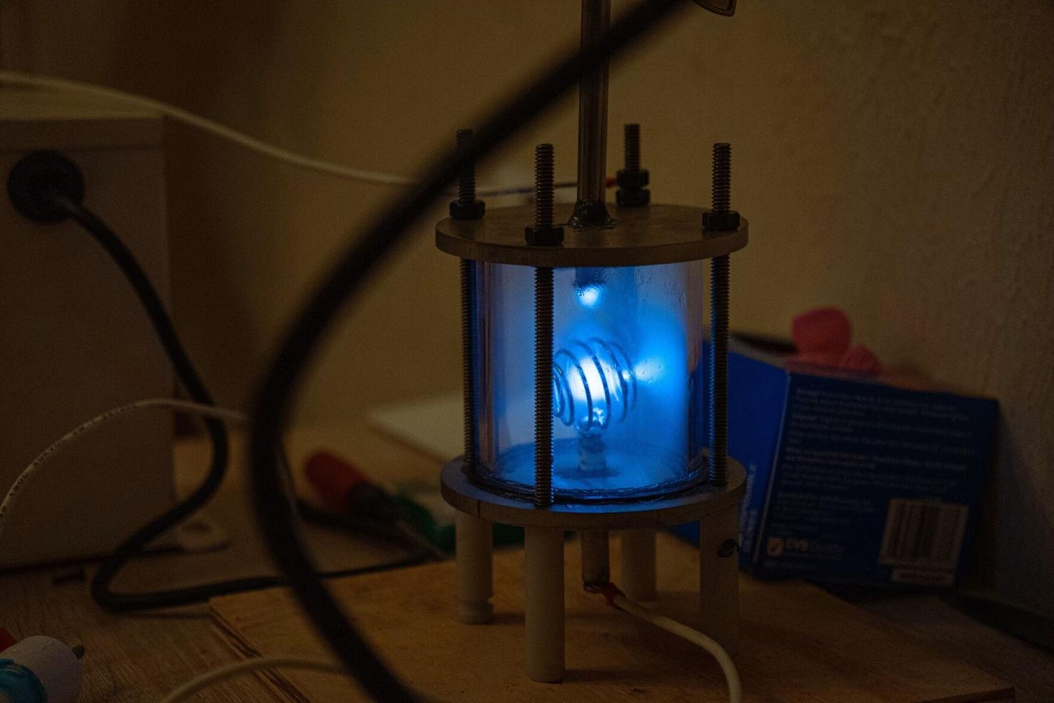 Student builds small nuclear reactor in bedroom using AI