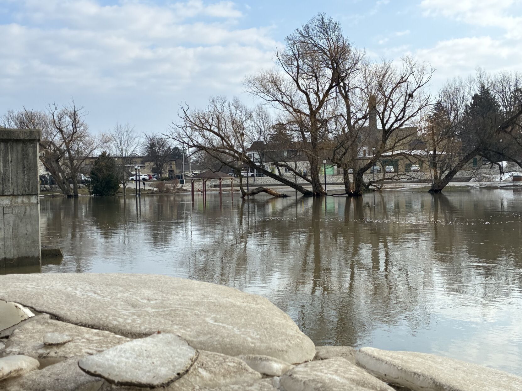 Updated flood warning for Cambridge, West Montrose