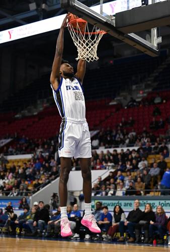 K-W Titans face Pontiac Pharaohs in Basketball Super League