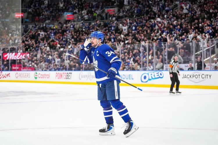 Leafs vs. Blackhawks: Auston Matthews’ tying goal sparks comeback