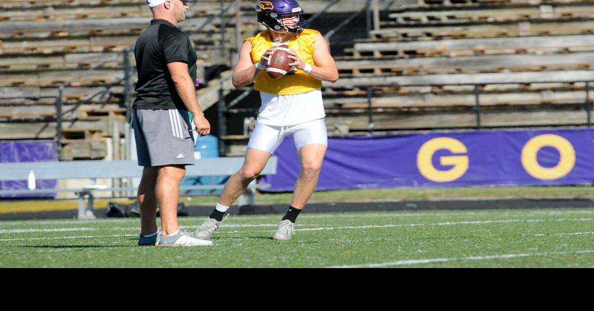 Laurier Golden Hawks take aim at OUA football glory