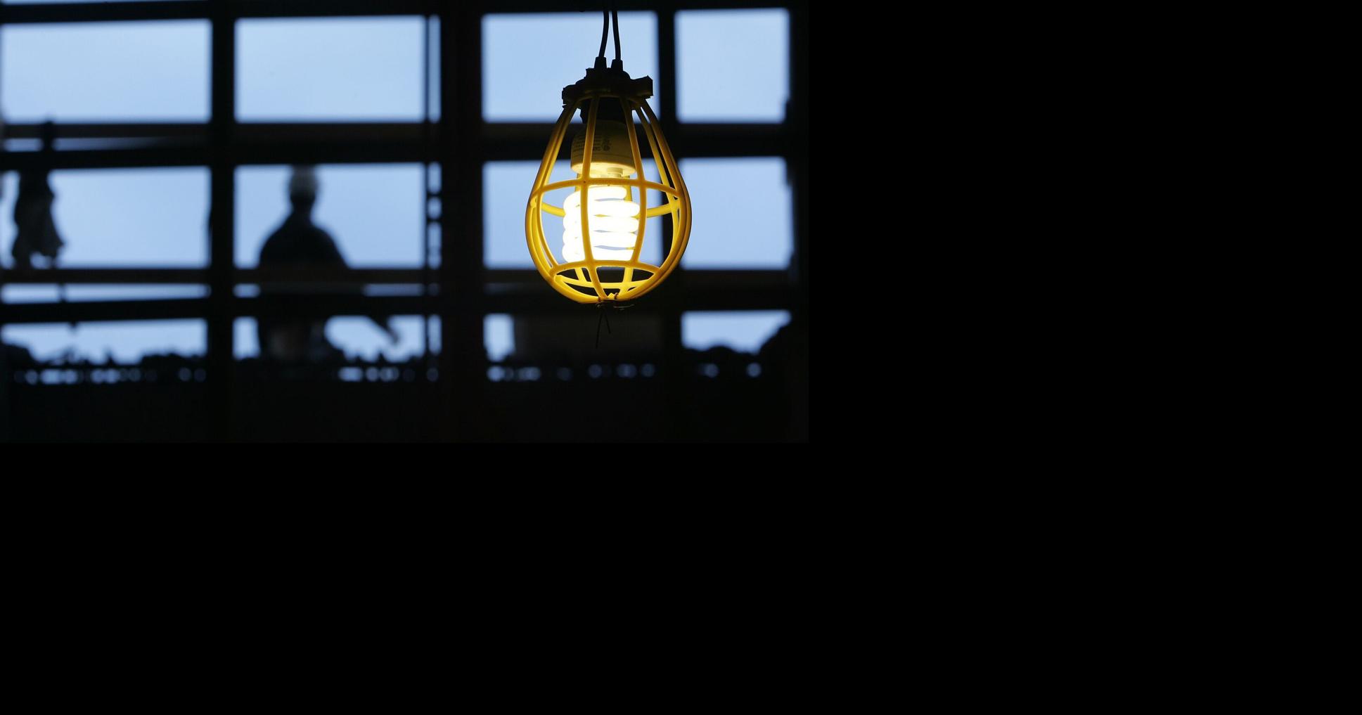 Import of compact fluorescent light bulbs banned in Canada