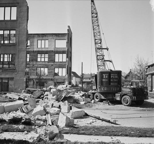 Flash From the Past: Classic clock cases from George J. Lippert