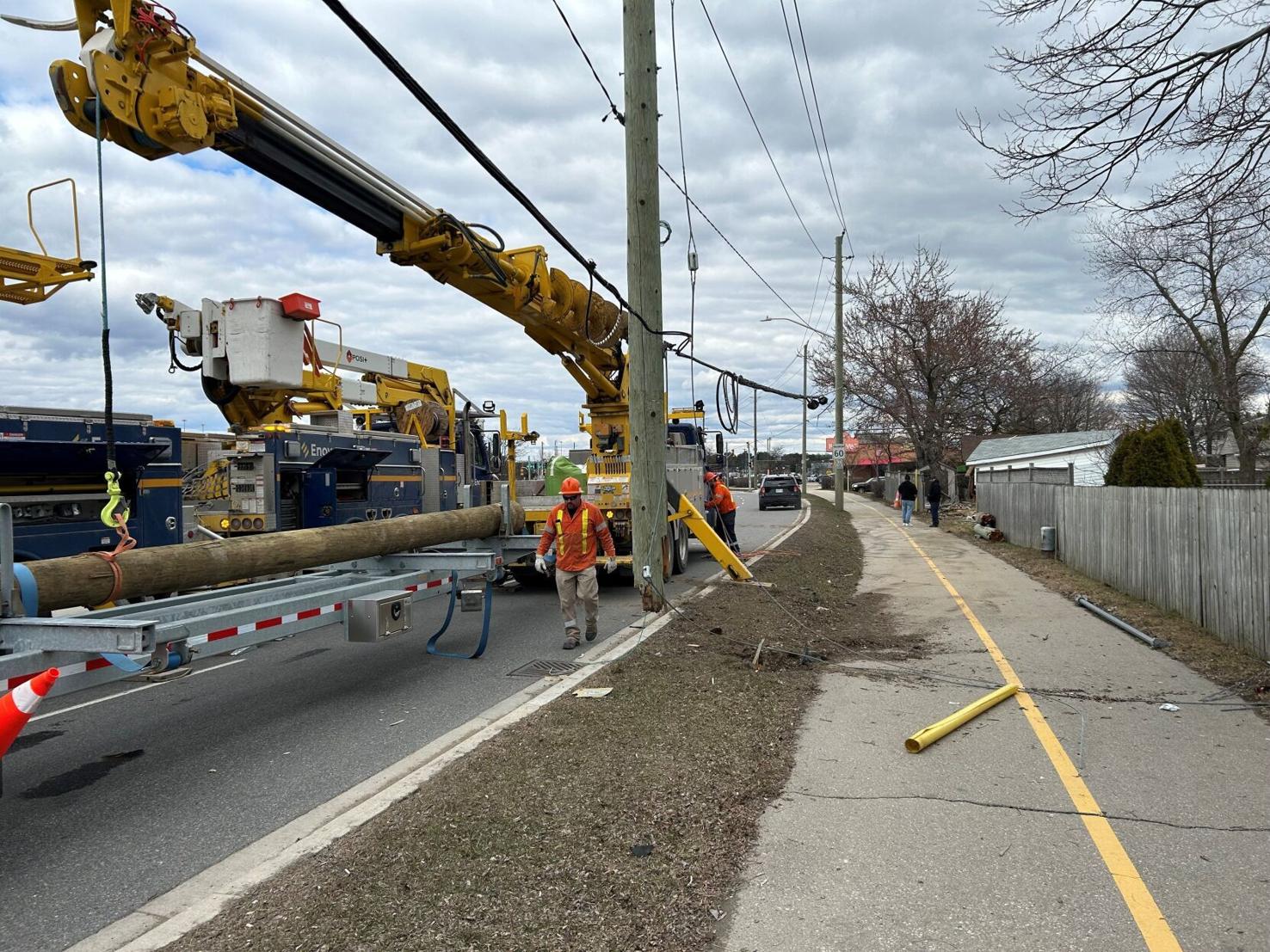 Driver badly hurt in dramatic Kitchener crash
