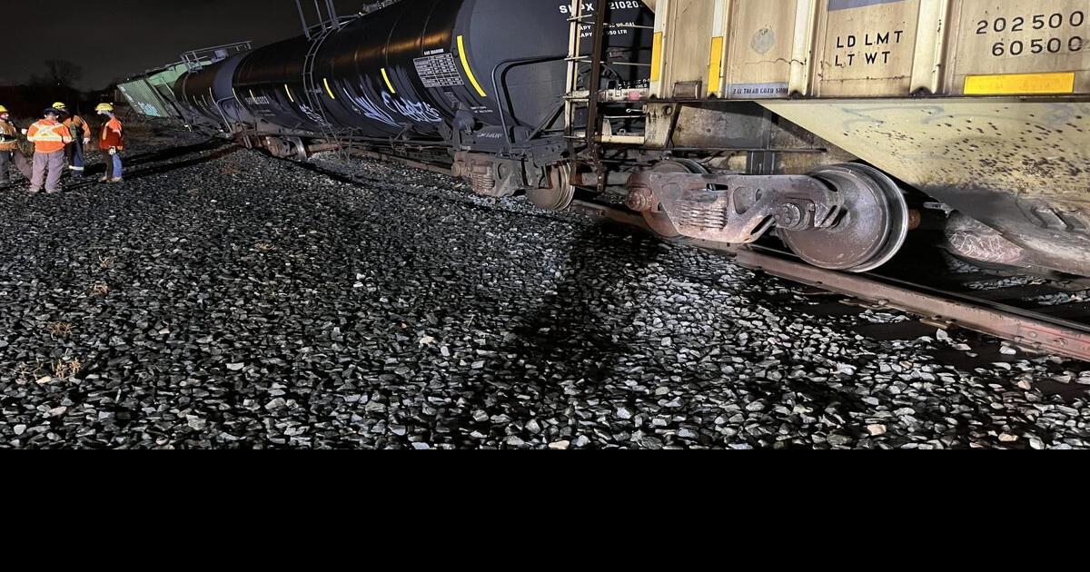 No injuries after minor train derailment in Kitchener