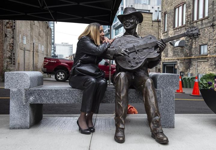 Statue of blues great Mel Brown unveiled in Kitchener