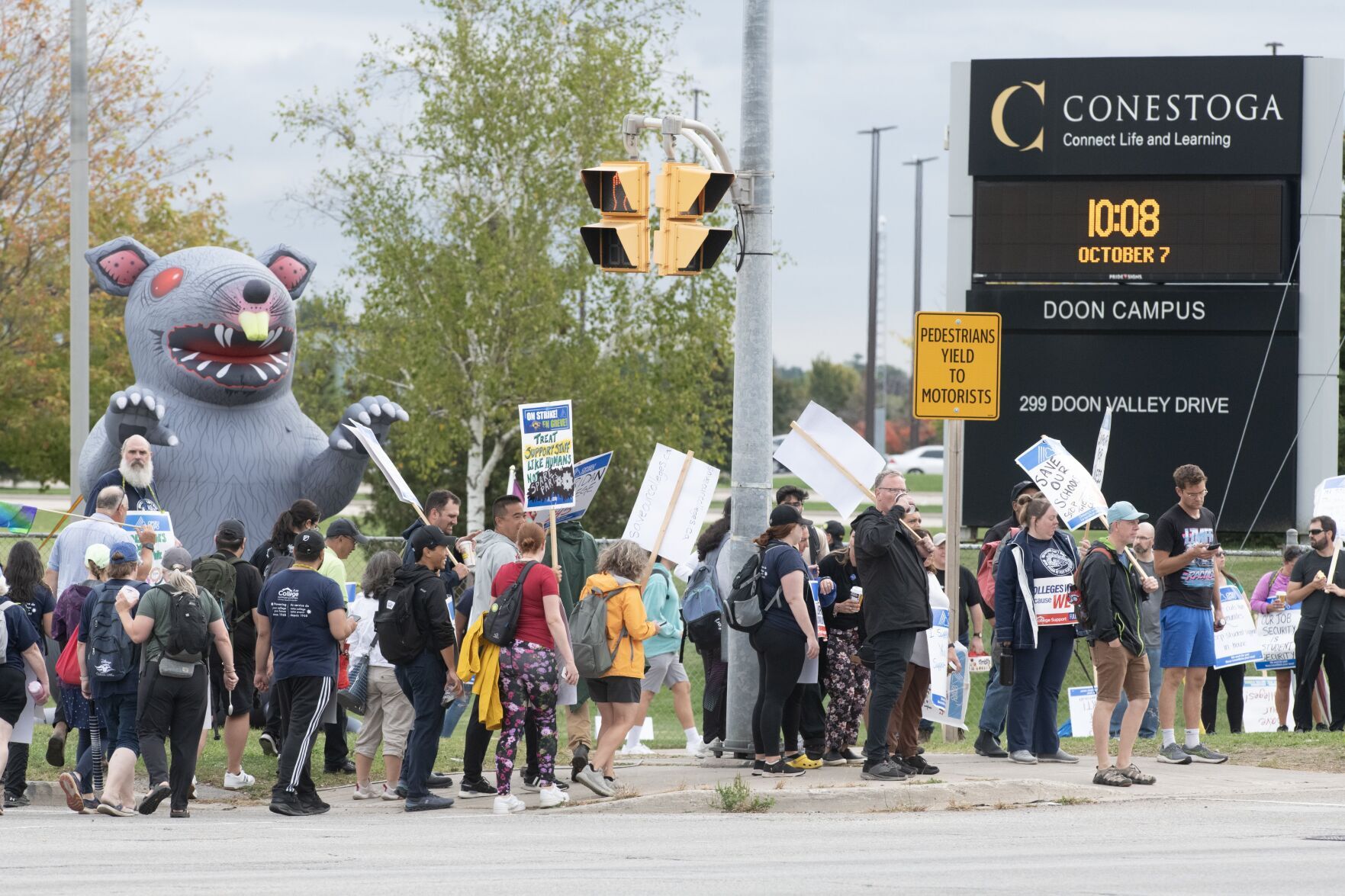 Conestoga College closes Doon campus as strike escalates