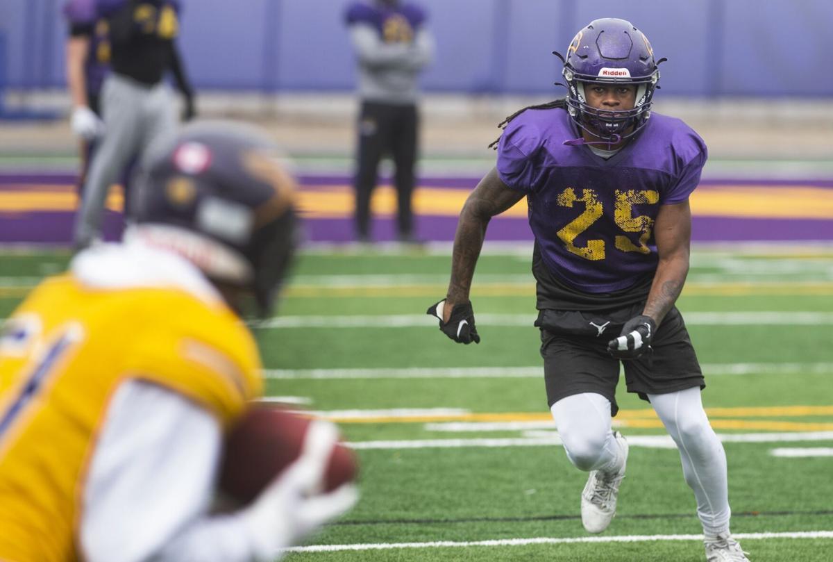 Laurier hits the road for Vanier Cup showdown with Laval