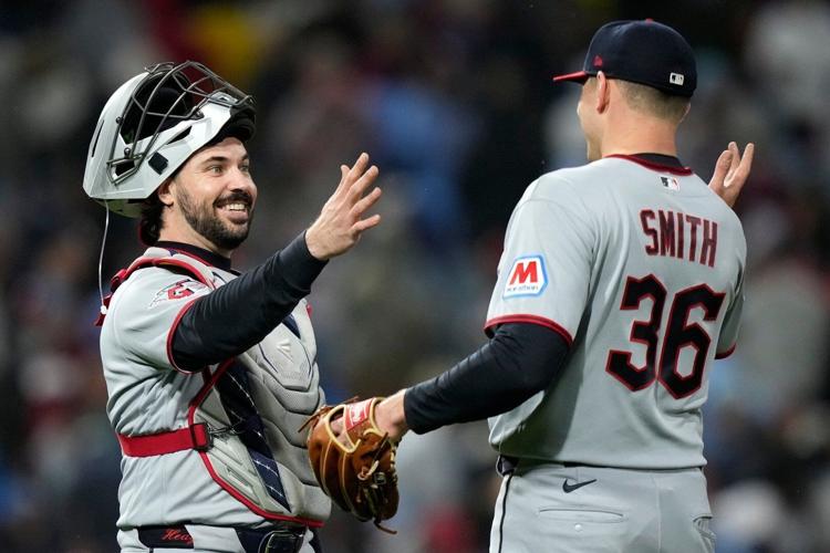 Williams goes pitch-for-pitch against Phillies' ace Sánchez. Both were ...