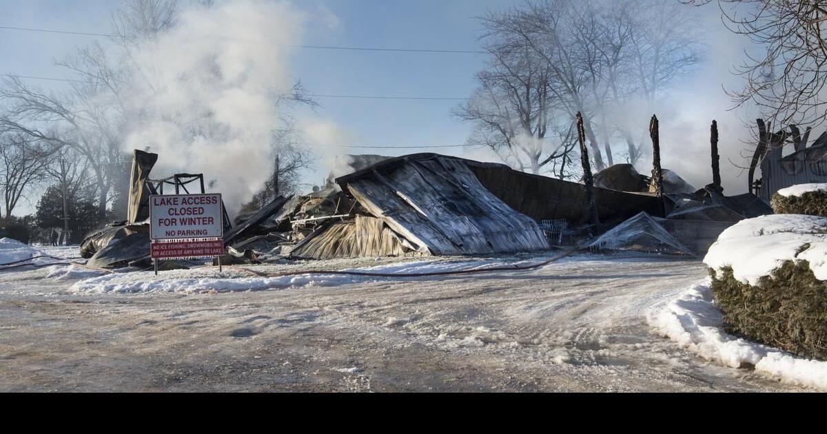 Firefighters respond to structure fire near Puslinch Lake