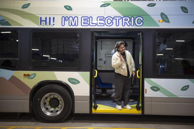 Waterloo Region welcomes first electric bus to GRT fleet