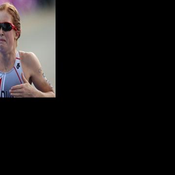 Triathlete Paula Findlay shows guts in last-place finish at London Games