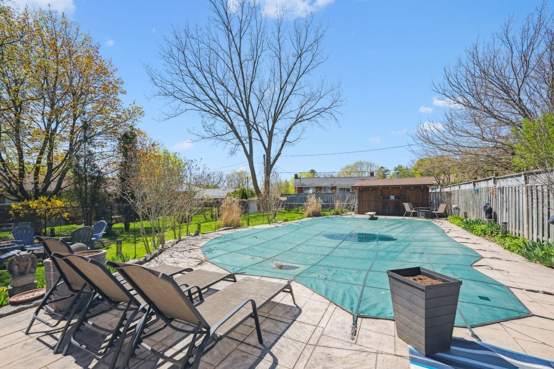 Cottage living meets city convenience in Waterloo sidesplit