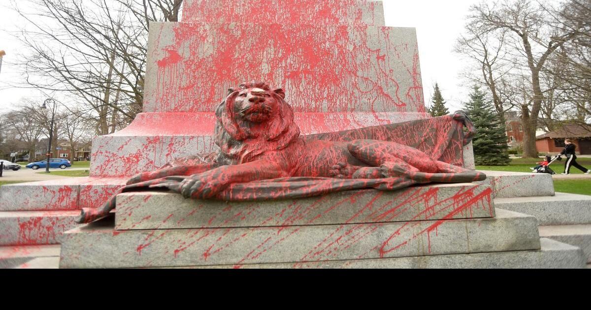 Kitchener cleans paint from Queen Victoria statue, pledges ‘dialogue ...