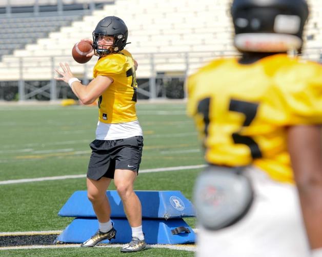 QBs battle to replace Tre Ford as Waterloo Warriors prepare for Week 1 ...