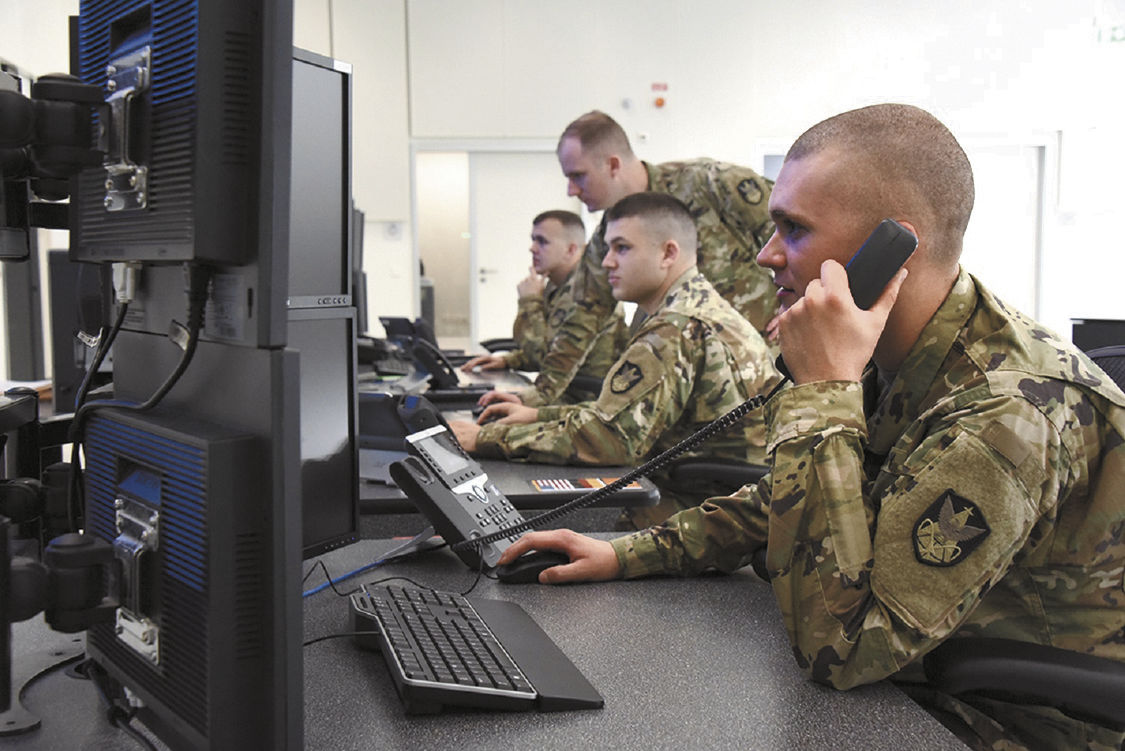 Signal Soldiers sustain satellite connections | Military Scene ...