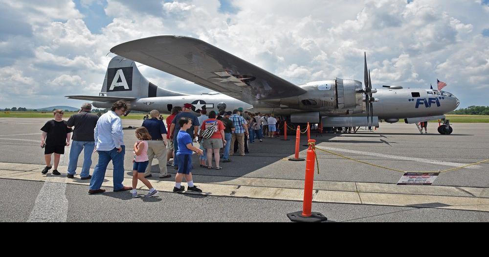 WWII-era aircraft come in for landing | Featured | theredstonerocket.com