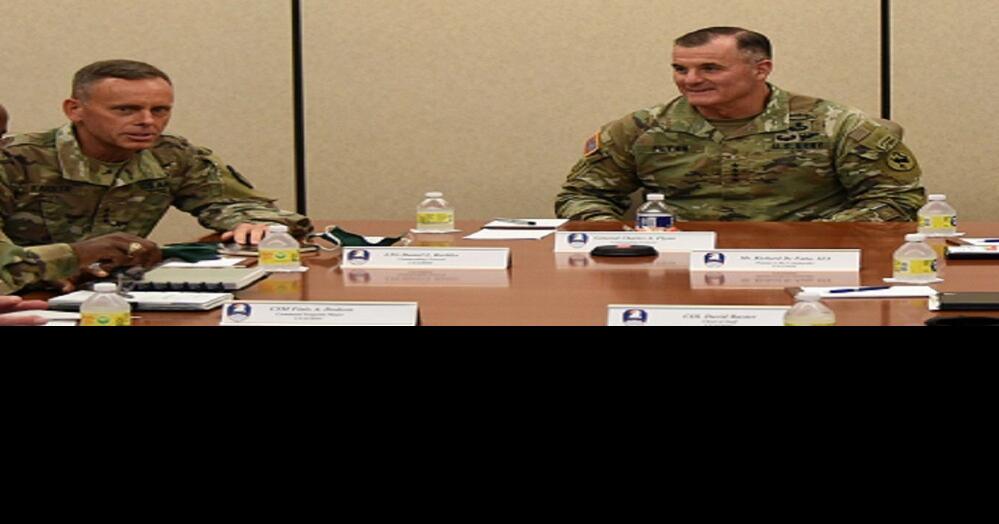 Space, missile defense leaders update USARPAC leader | Military Scene ...