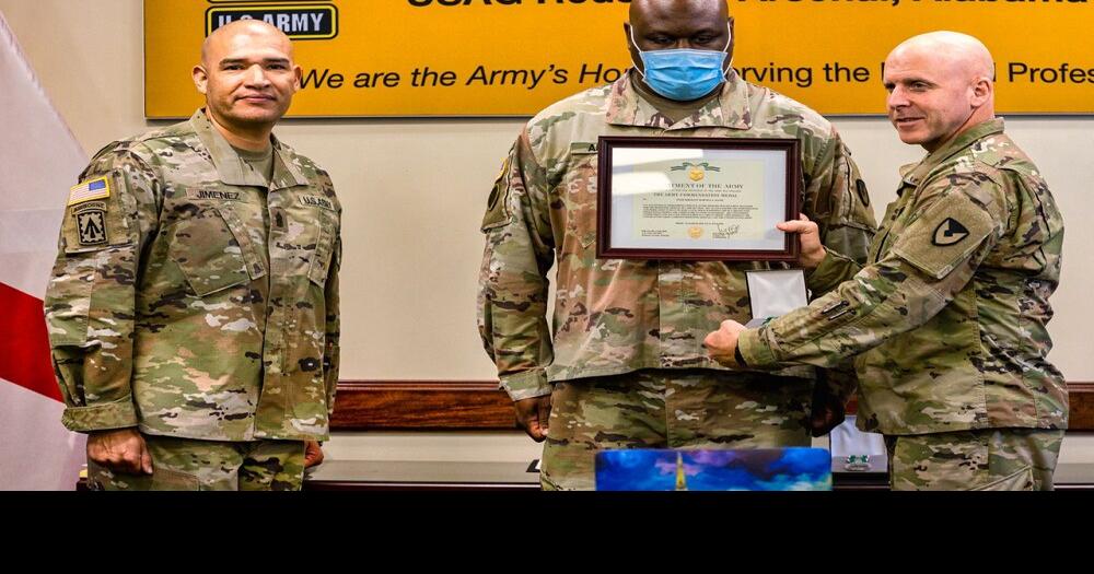 Garrison Soldiers receive Army Commendation Medal | Featured ...