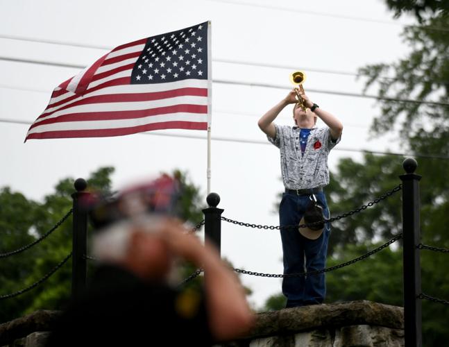 Veterans honor the fallen at downtown cemetery | News ...