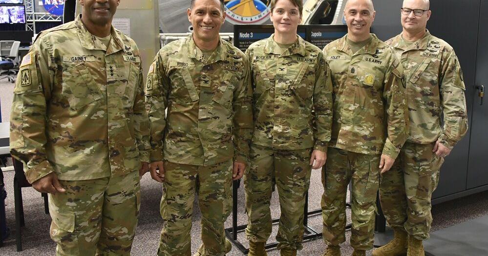 Army astronauts represent nation, Soldiers in space | Military Scene ...