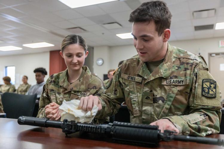 ROTC Weapons Training | Multimedia | theredstonerocket.com