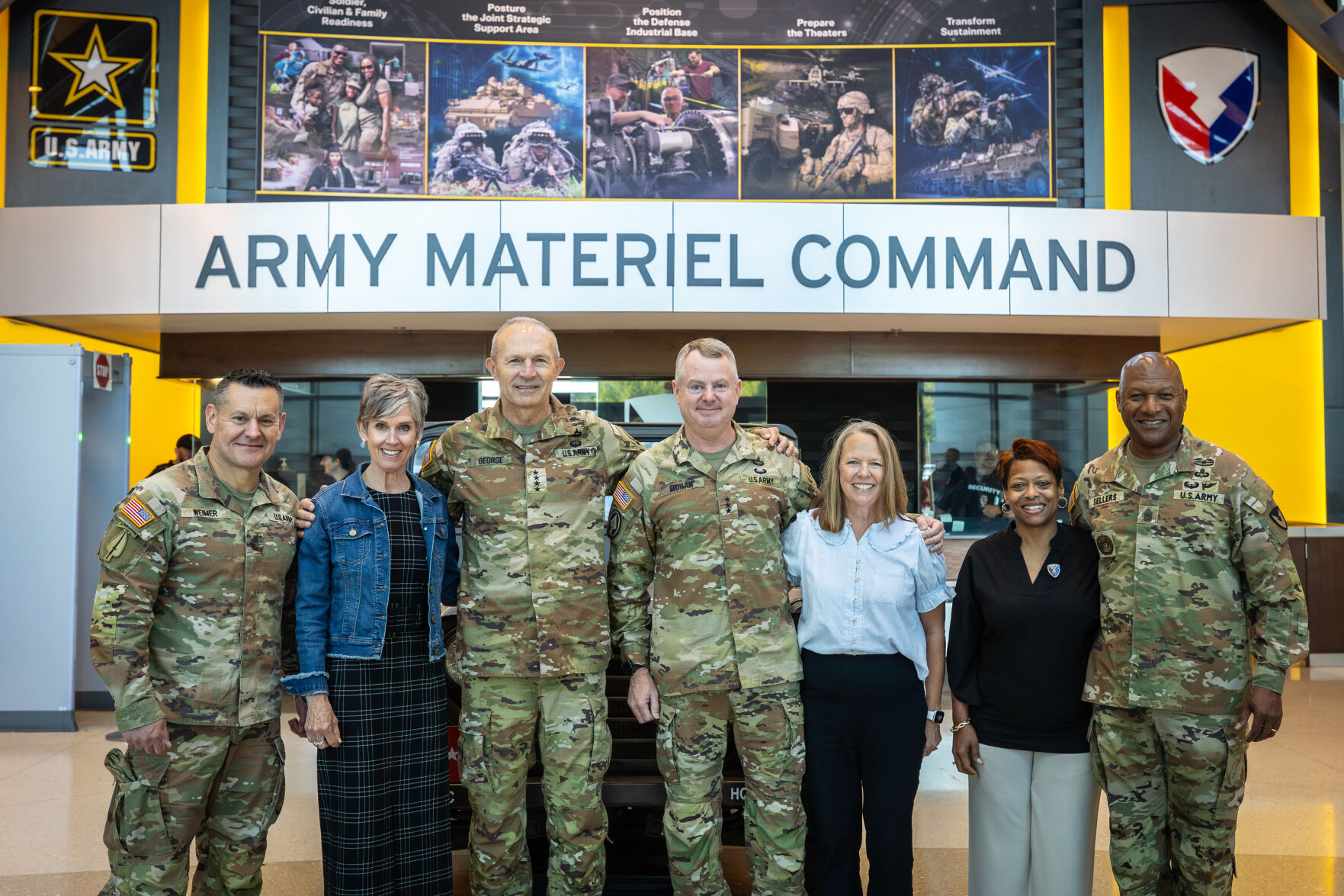Senior Army leaders receive Redstone updates | Military Scene ...