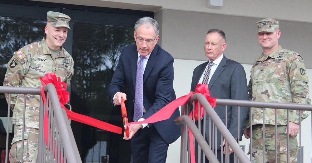 DAU dedicates building on Redstone | News | theredstonerocket.com