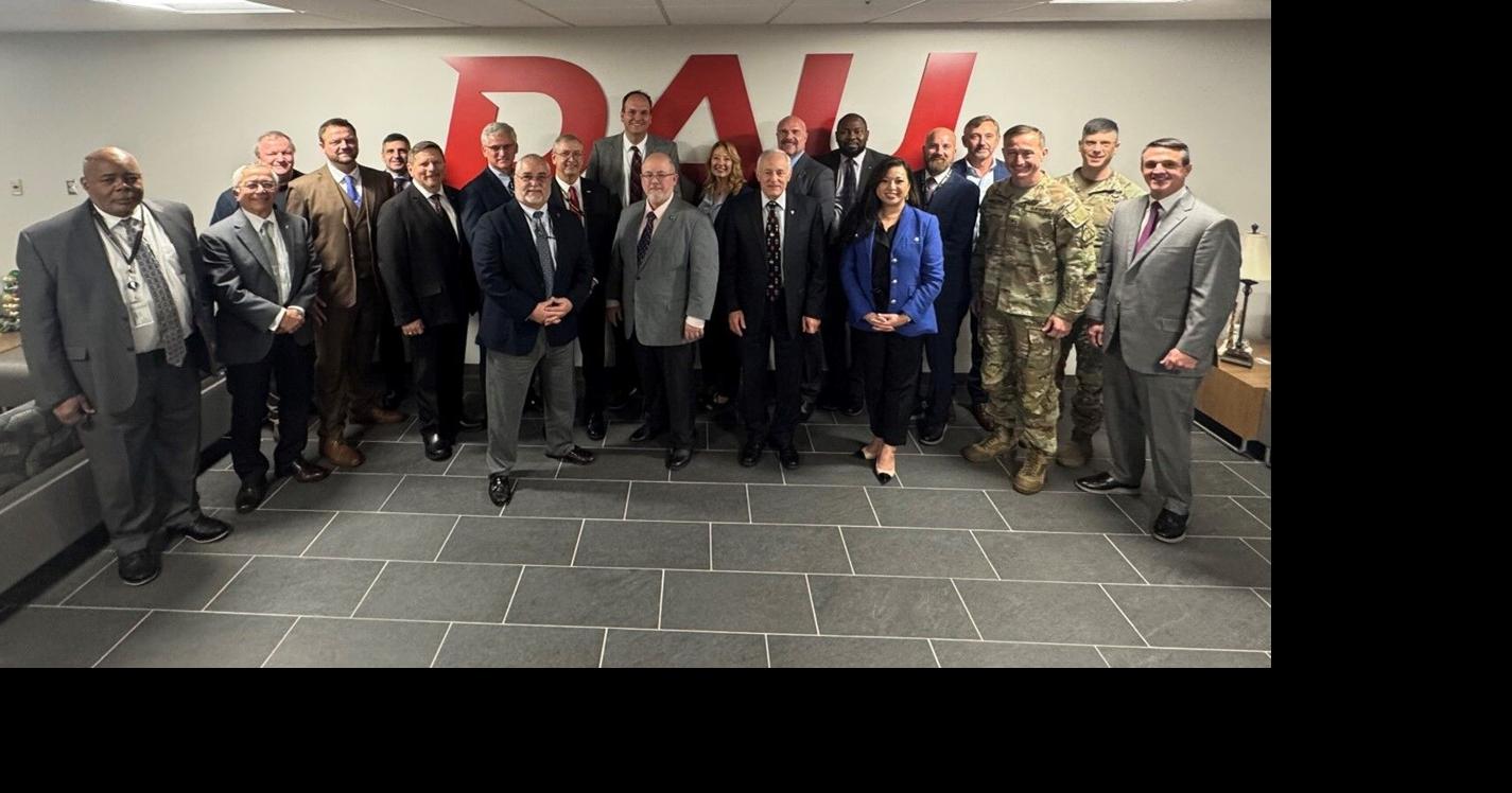Defense acquisition students connect with senior leaders | Military ...