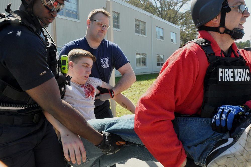 First responders take rescue task force training | Military Scene ...