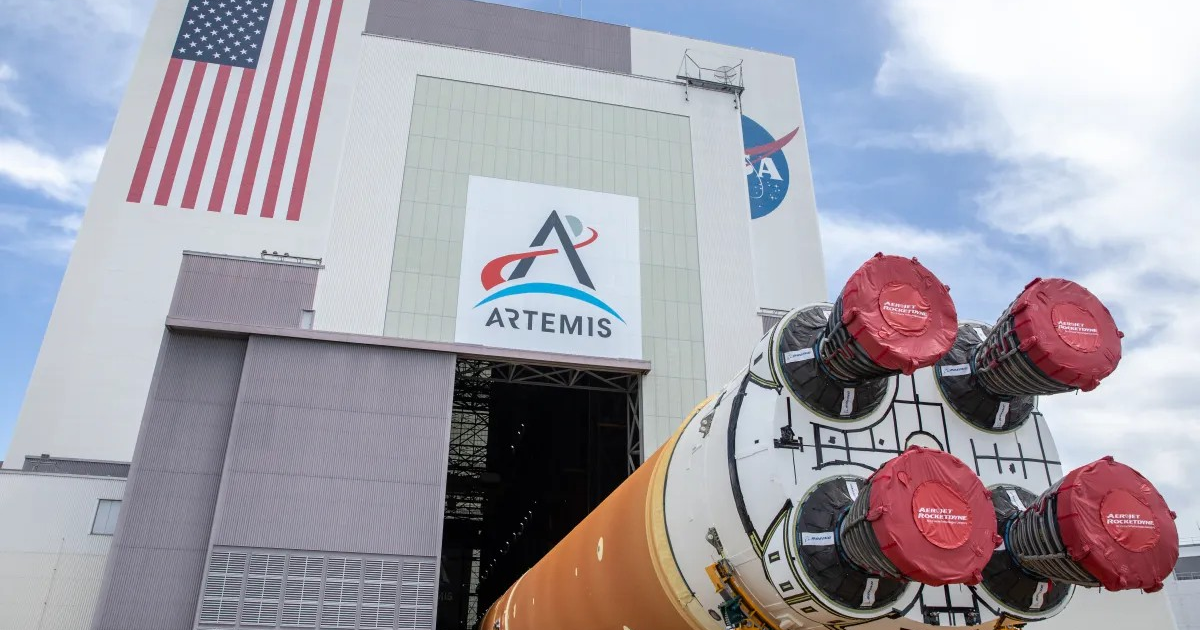 Space launch rocket core stage arrives at Kennedy | Technology Today ...