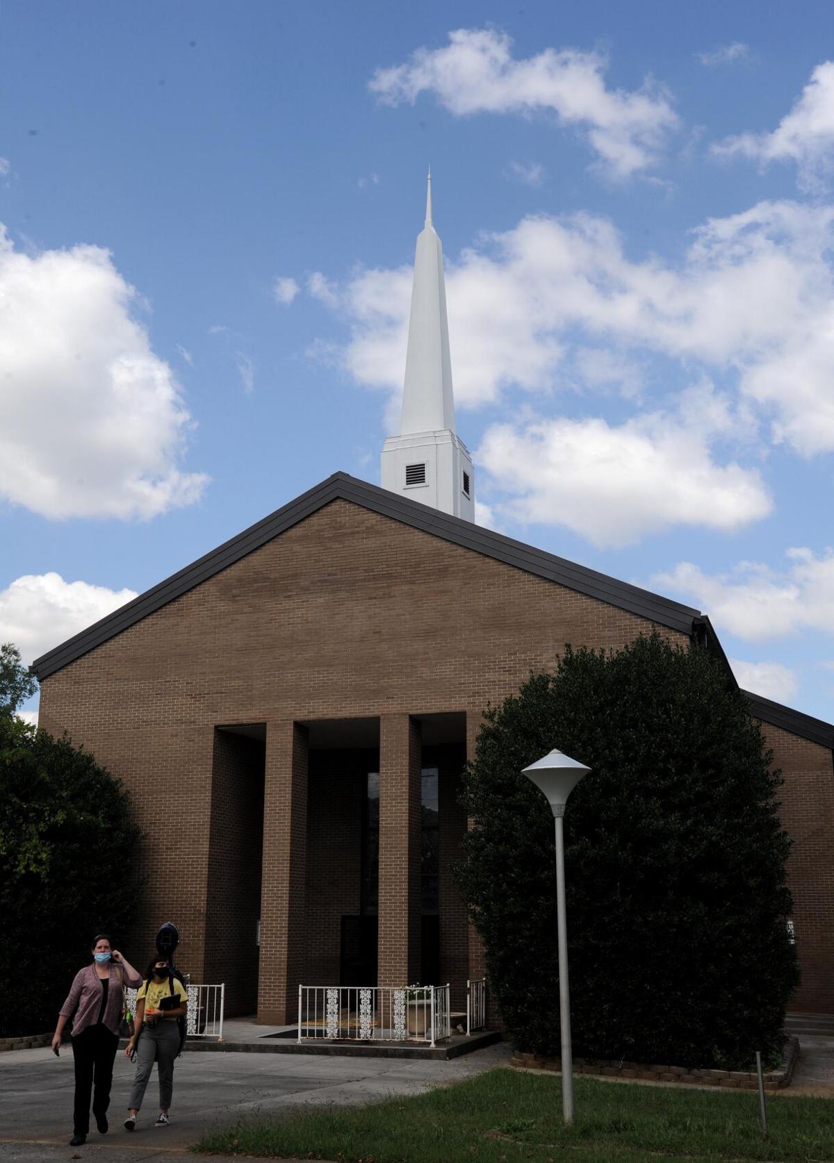 Chapel welcomes returning congregation | Featured | theredstonerocket.com
